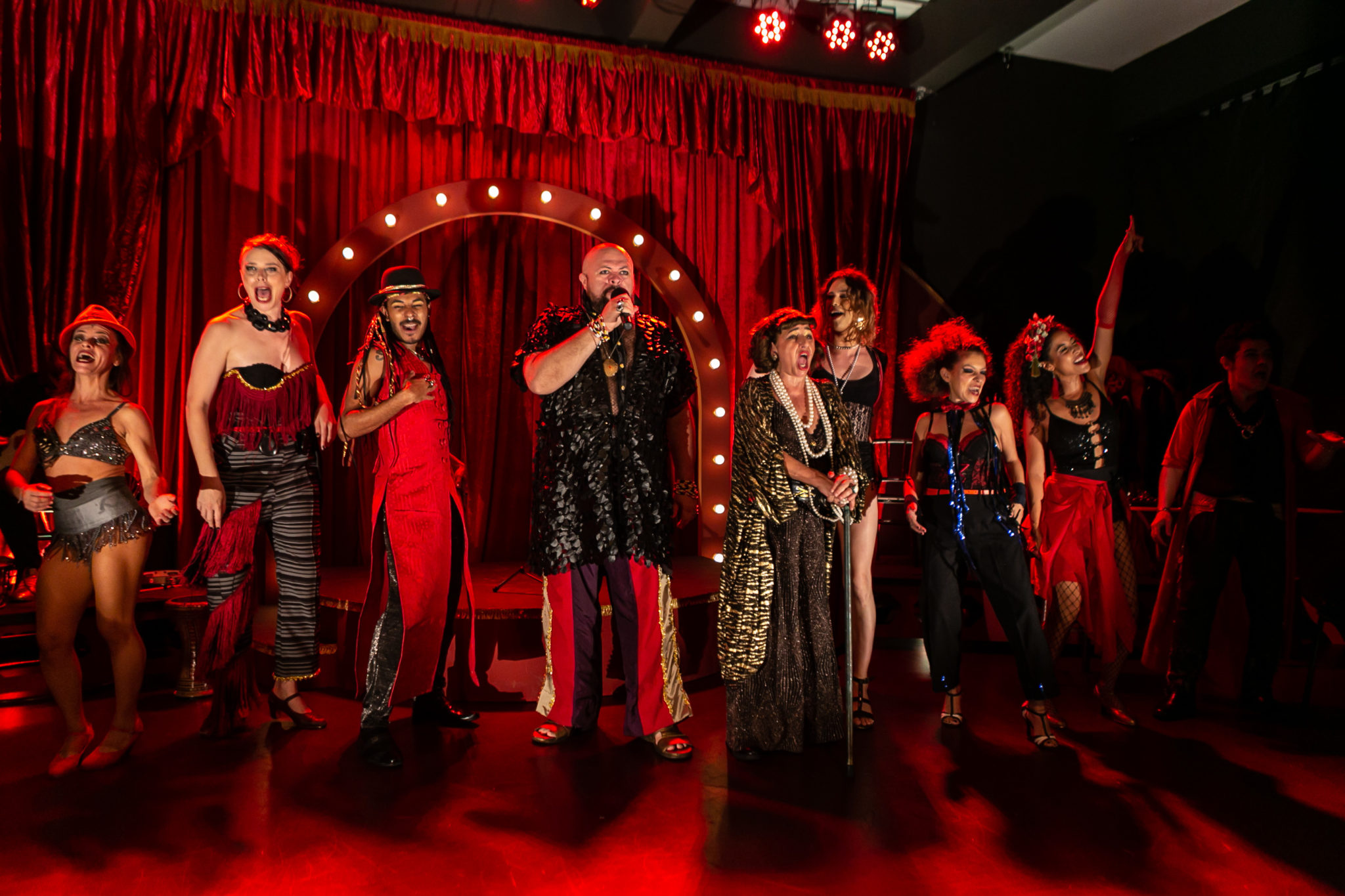 CABARÉ DA MULHER BRABA – Cia RÚSTICA