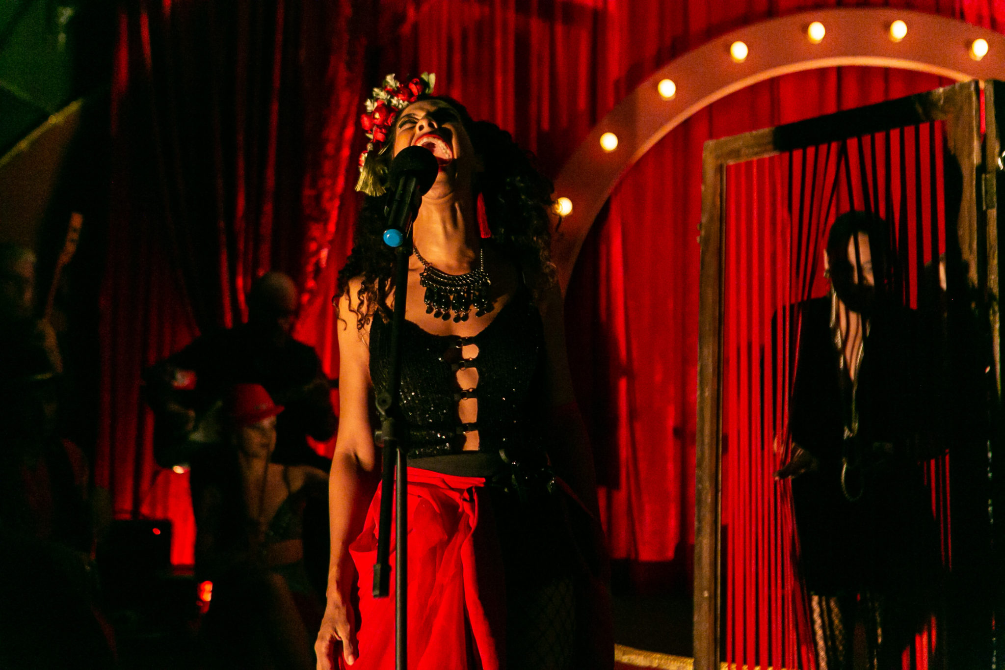 CABARÉ DA MULHER BRABA – Cia RÚSTICA